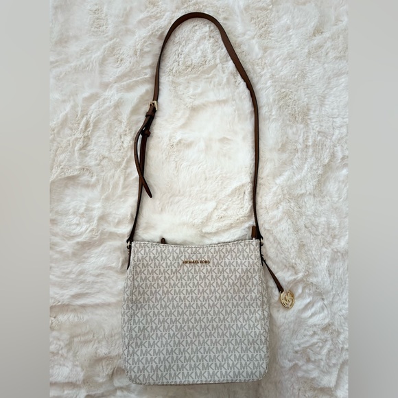 Michael Kors | Bags | Michael Kors Signature Jet Set Travel Large ...